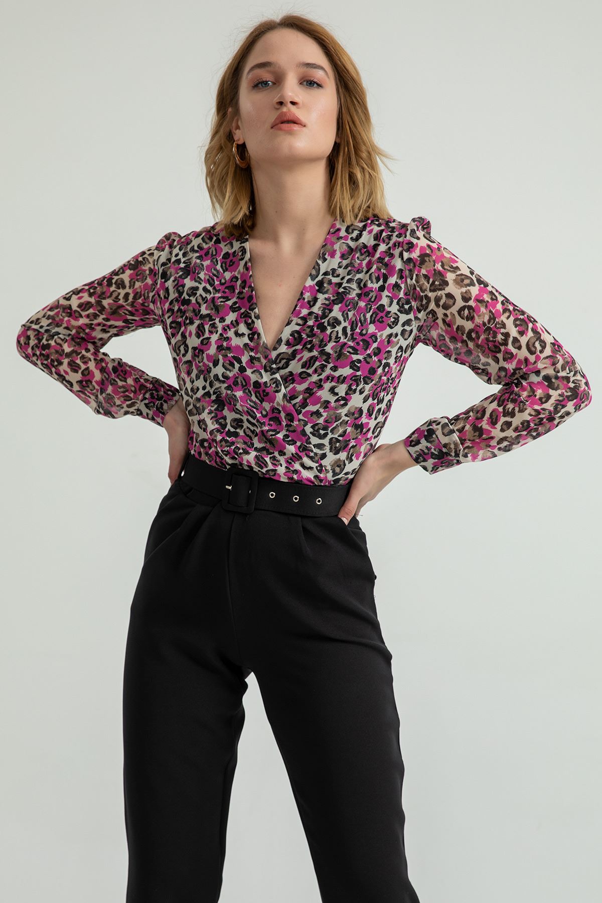 Jessica-Atlas Kumaş V Yaka Uzun Boy Tam Kalıp Kadın Tulum-Fuşya