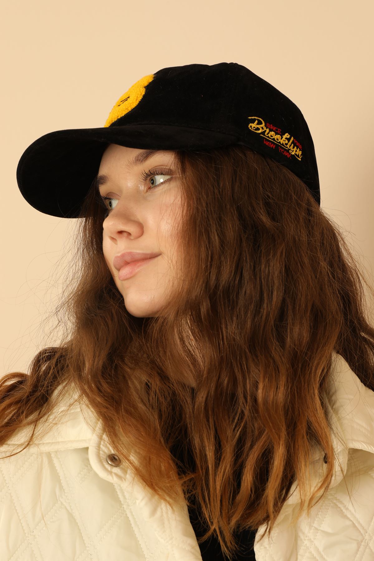 B Written Suede Women Cap-Black