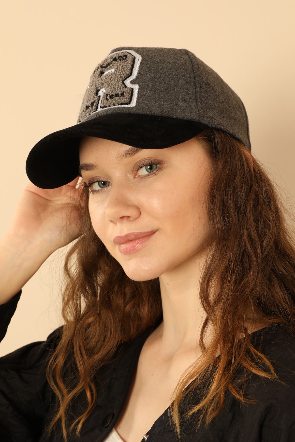 R Written Women Cap-Antrasit