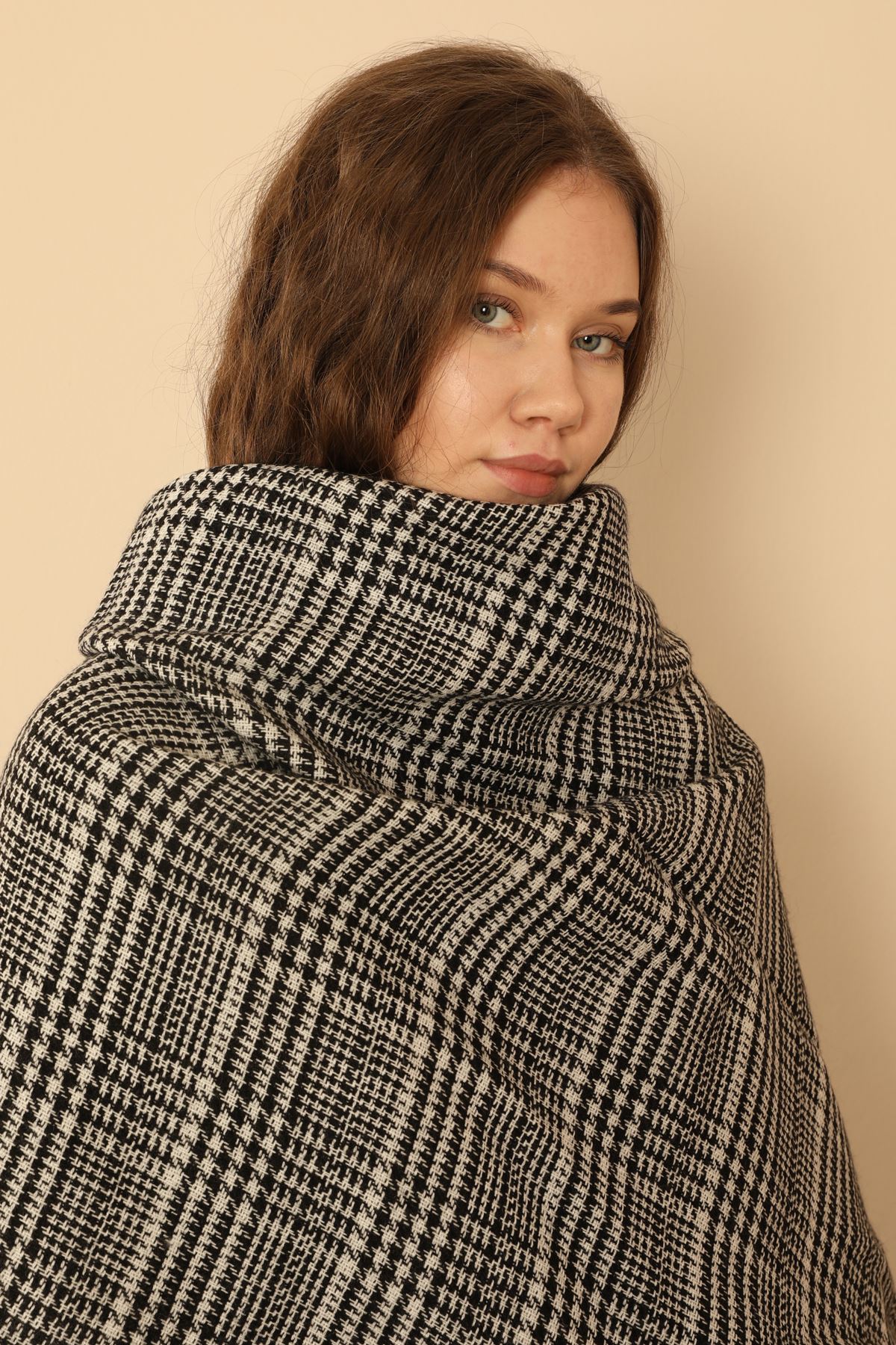 Double Side Plaid Pattern Women Scarf-Black
