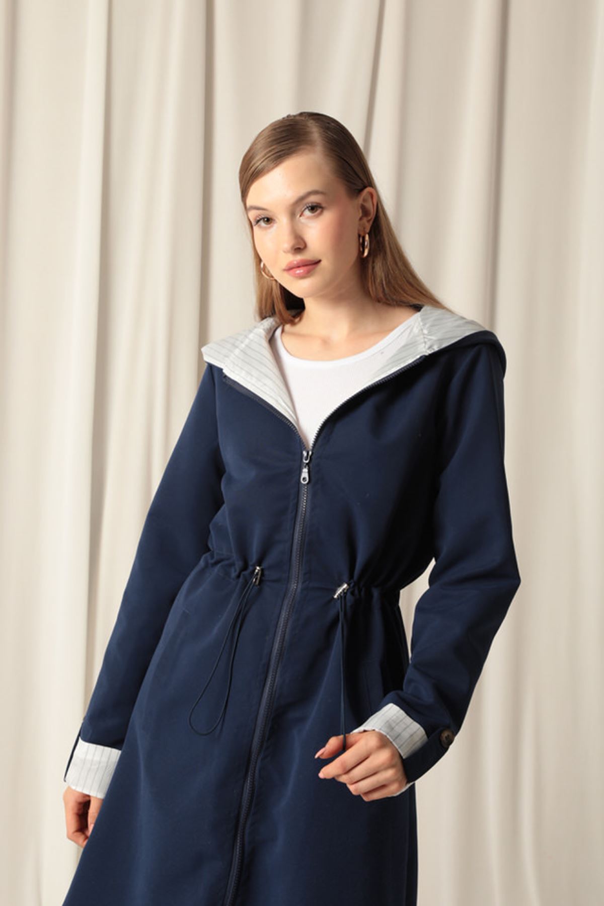 Torino Fabric Striped Hooded Women's Navy Blue Raincoat